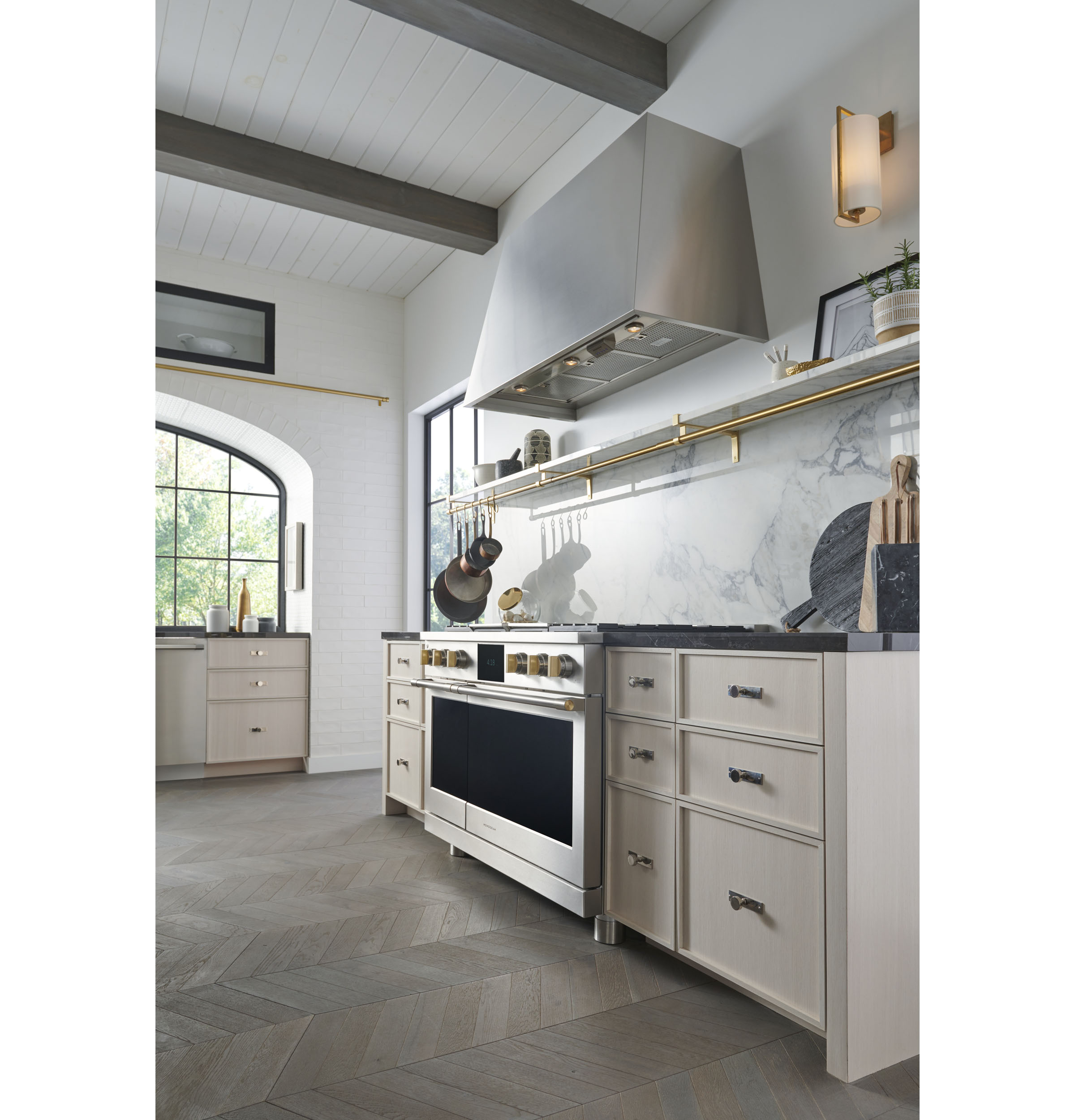 Product: Monogram-ZDP484NGTSS