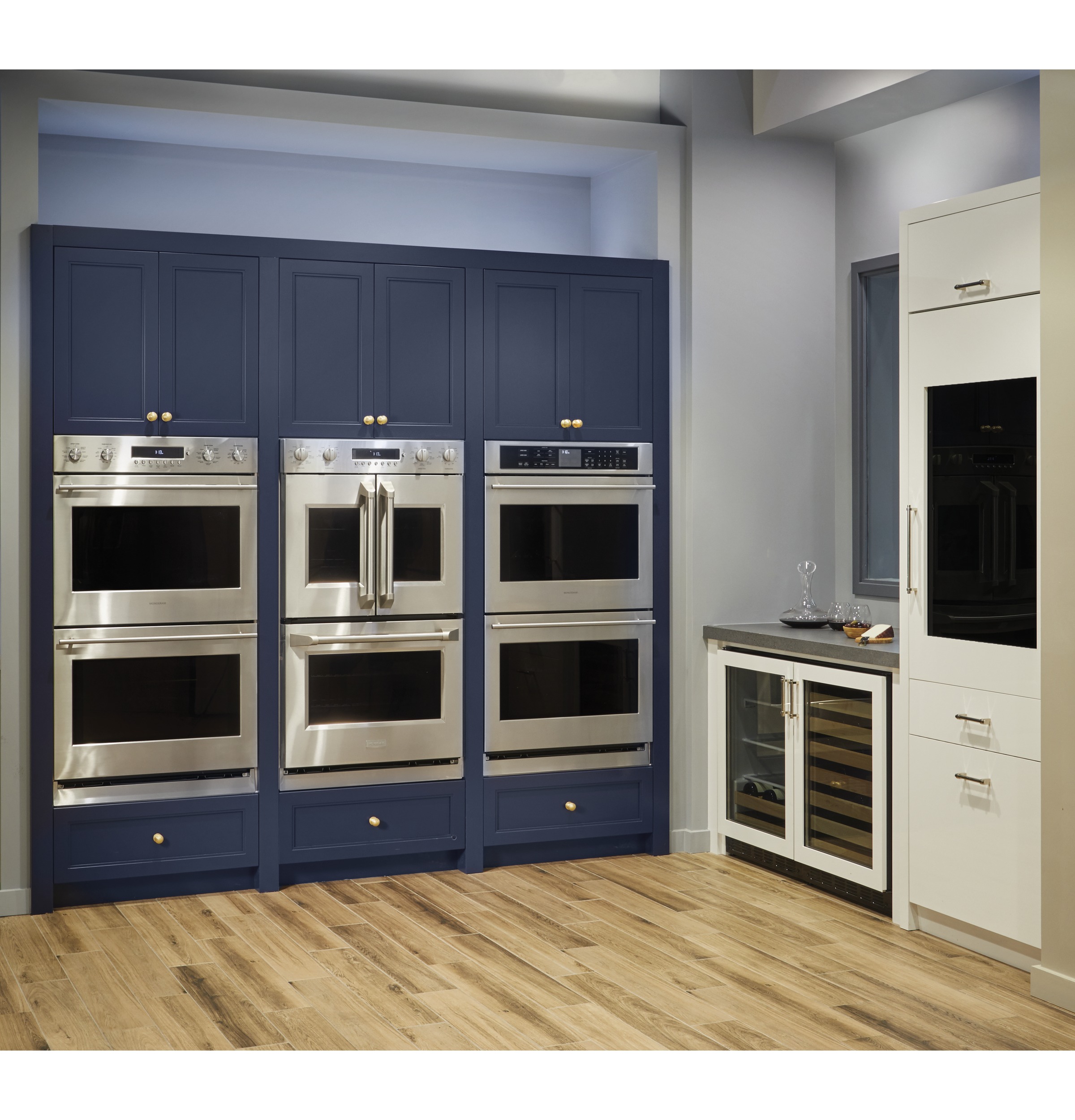 Product: Monogram-ZDBI240HII