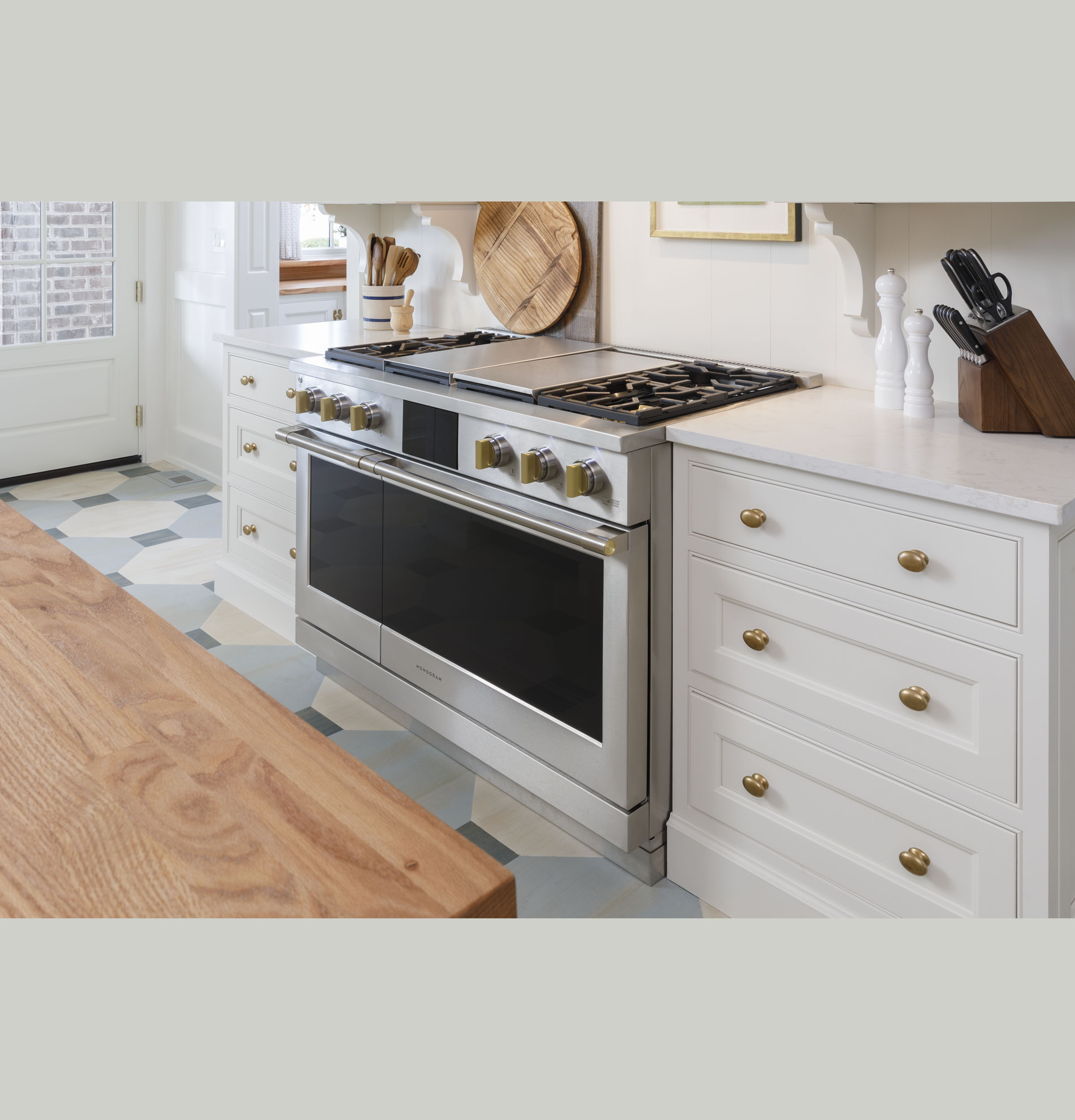 Product: Monogram-ZDP484NGTSS